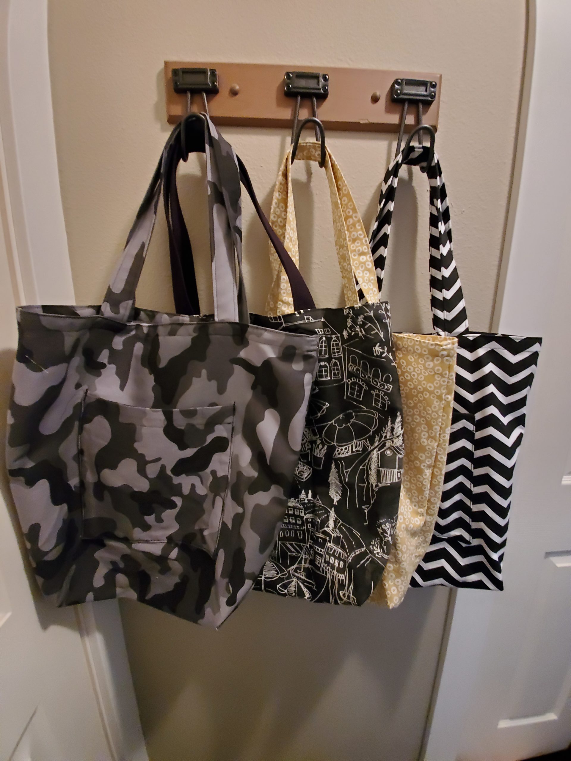 Titan Tote – my tomato moon